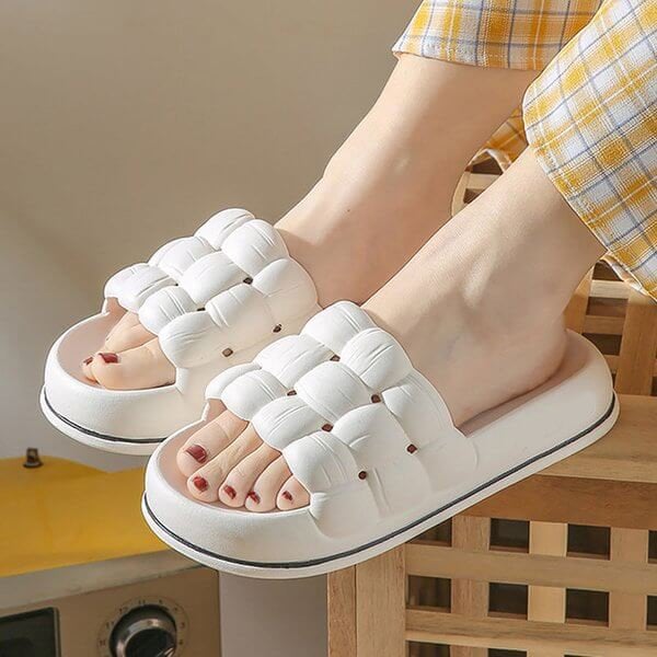 Super soft slippers with thick soles – Stylishoe